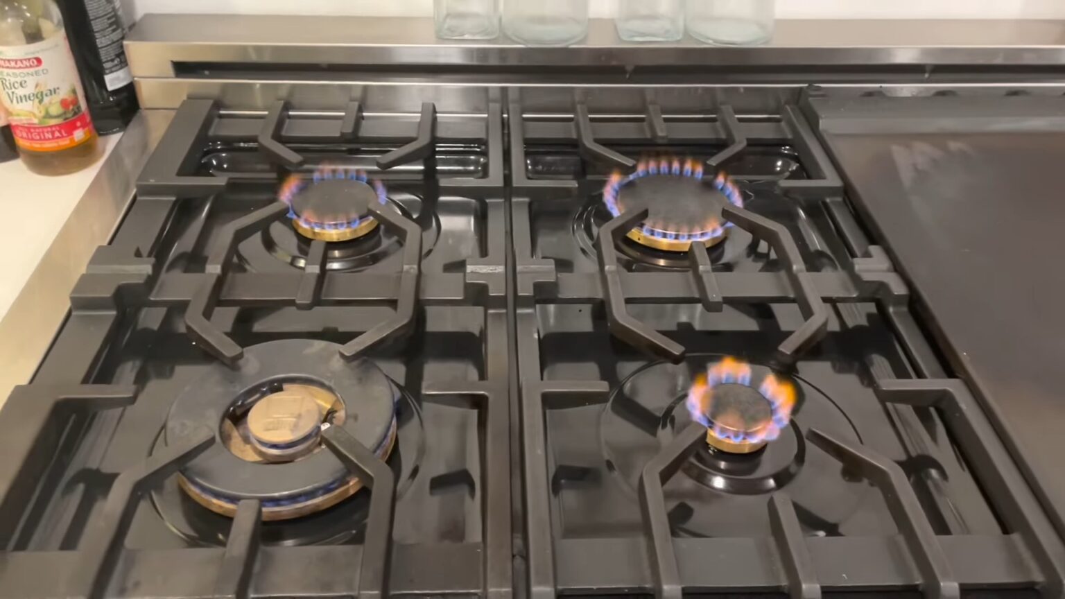 12 Best Professional Gas Ranges for Home 2023 - Brighten Up Your ...