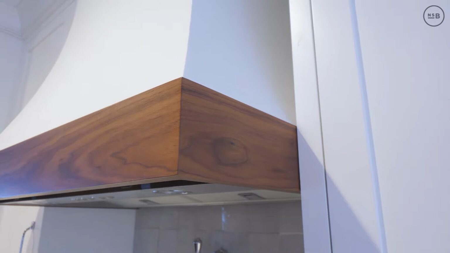 Kitchen Hood Venting: Vent to the Outside or Recirculate